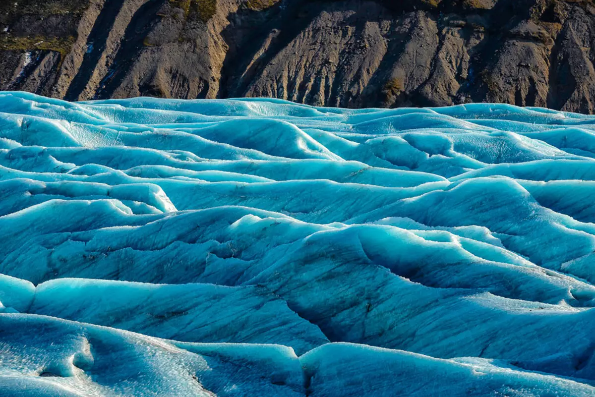 Iceberg (այն. «Սառցե լեռը») օվկիանոսում կամ ծովում սառույցի մեծ կտոր է: Որպես կանոն, սառցաբեկորներ