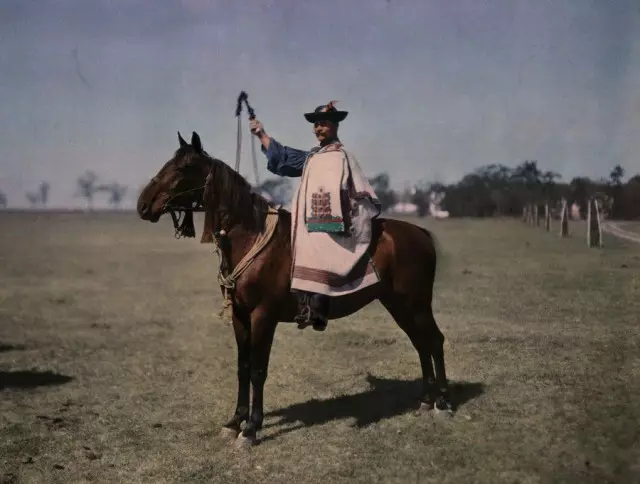 Shepherd në Heydu, Hungari, 1930. Auto, fotograf Hans Hildenbrand