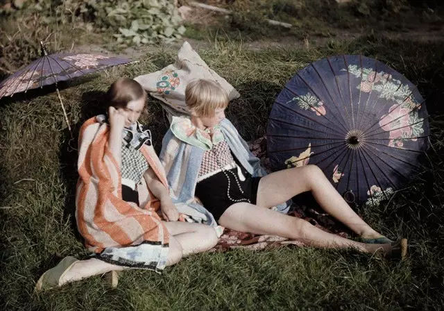 Sous le soleil, en Angleterre, 1929. Auto, photographe Bernard Wakeman