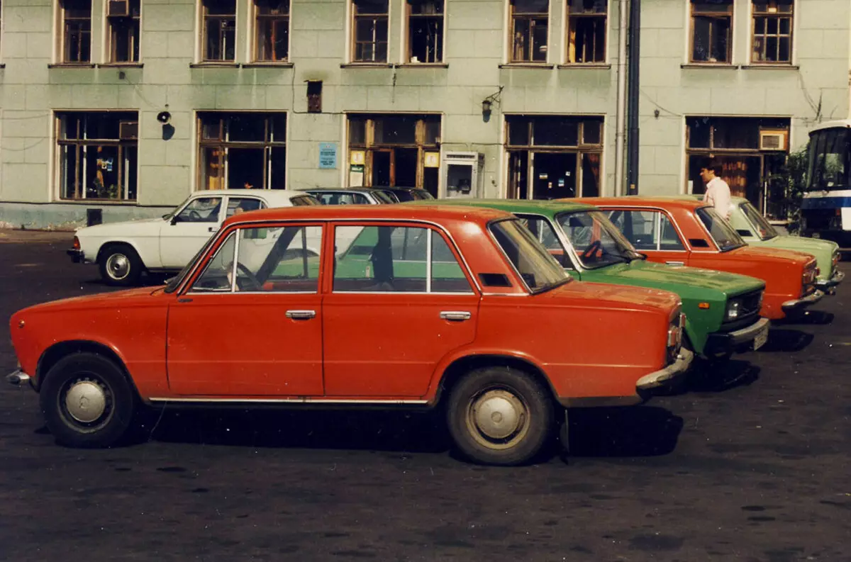 Повратак на СССР! Фотографије из 1985. из различитих градова;) 1811_32