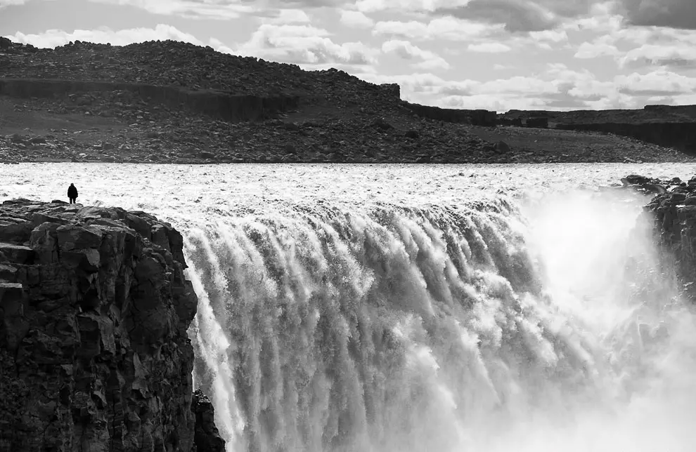 Dettifoss ndiye mtsinje wamphamvu kwambiri ku Europe mu magalasi;) 1889_10