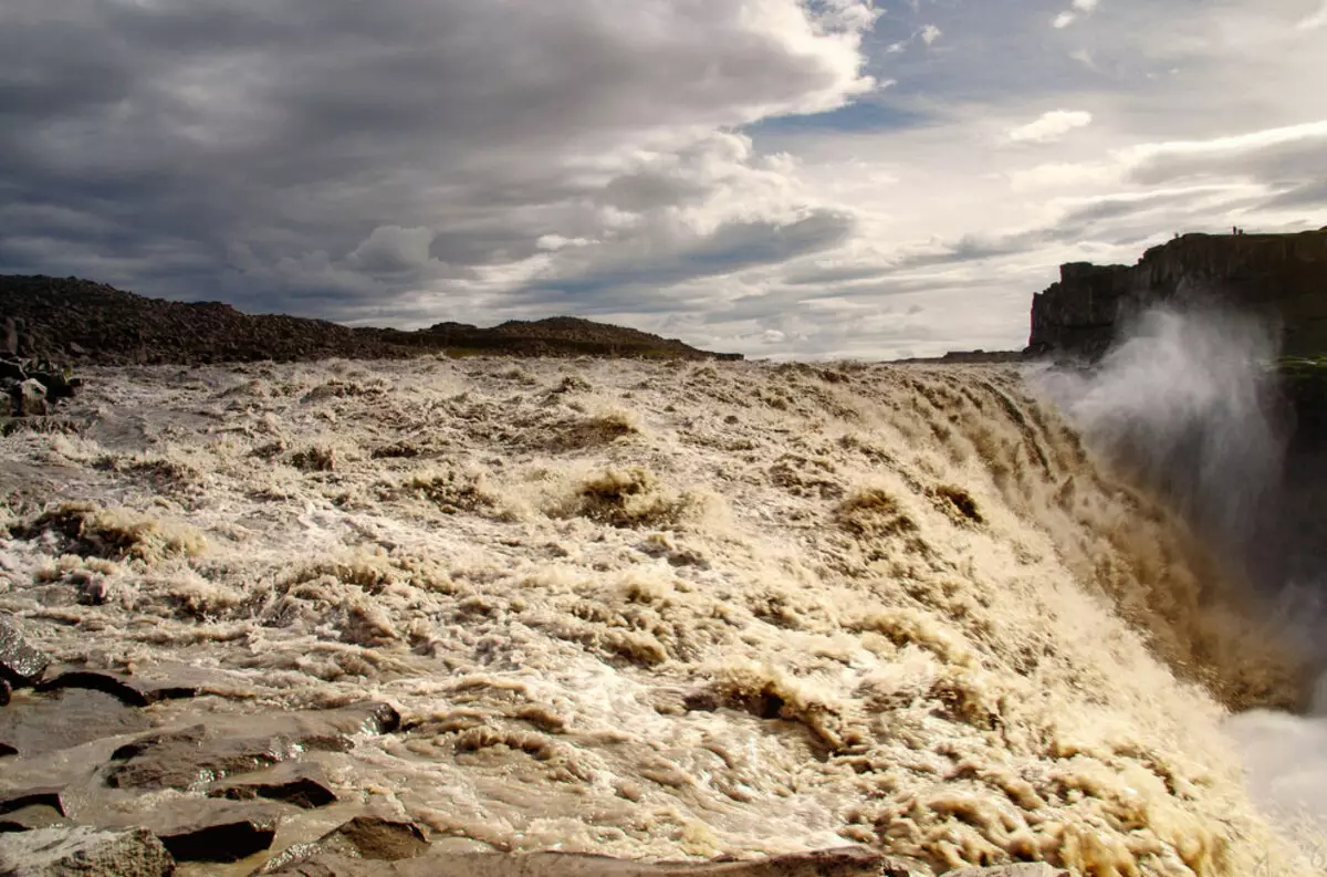 Dettifoss ndiye mtsinje wamphamvu kwambiri ku Europe mu magalasi;) 1889_8