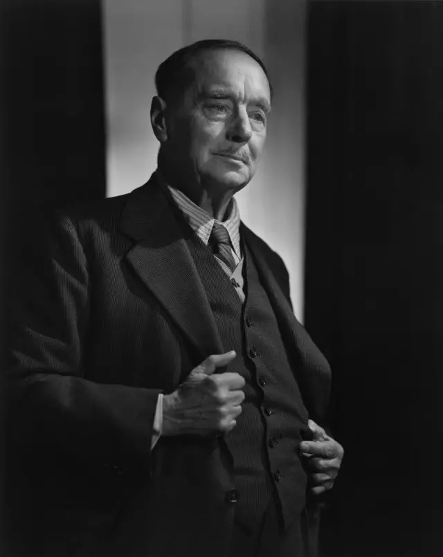 Herbert Wells, 1943. Author Yusuf Karsh