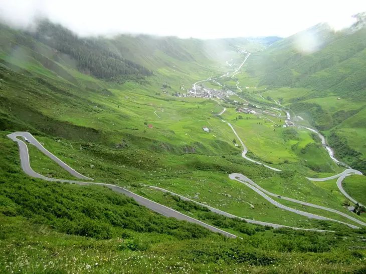 Pass Oberalp w Szwajcarii. Zdjęcia Dmitrire Chistoprudova 1989_2