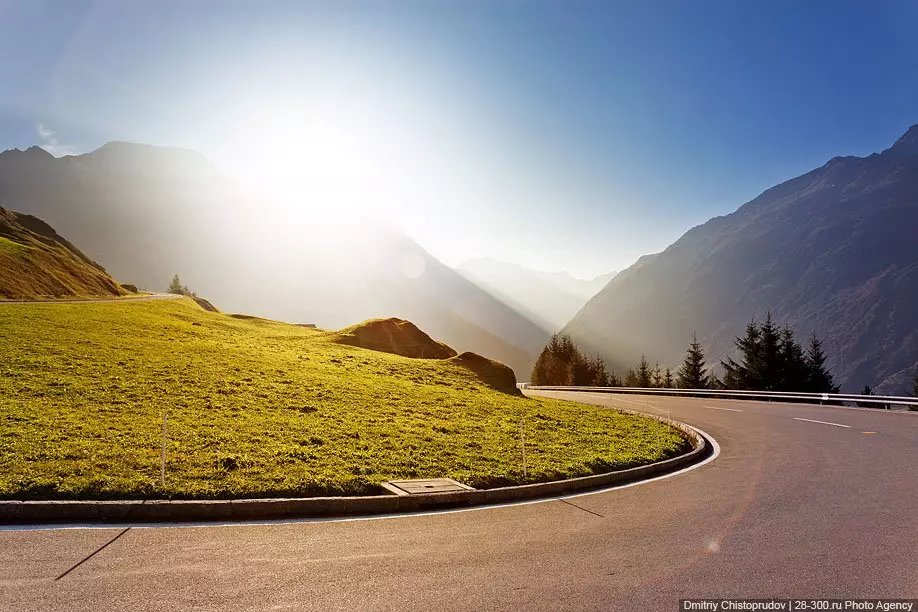 Pas Oberalp in Zwitserland. Foto's van Dmitry Chistoprudova 1989_25