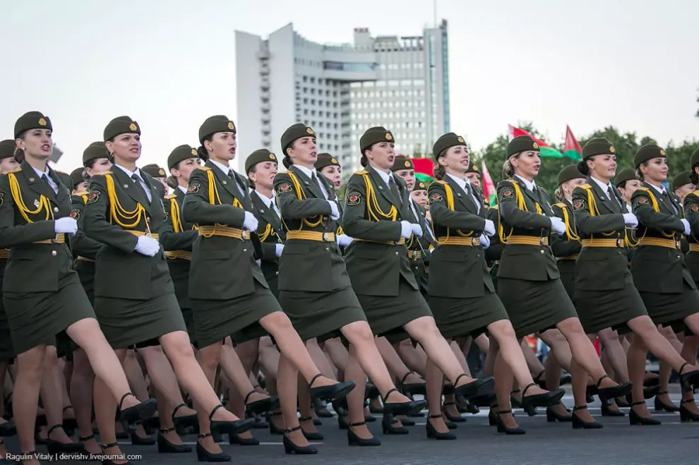 Minsk'te Askeri Geçit Töreni: Vitaly Ragulina fotoğrafları 2004_19