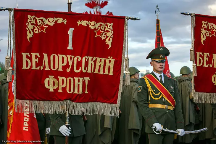 Militar Parade sa Minsk: Mga litrato sa Vitaly Ragulina 2004_2