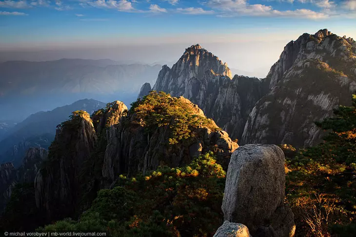 Avatar li ser Erdê: Mountiyayên Huangshan li Mikhail Vorobyeva Lens 2197_1