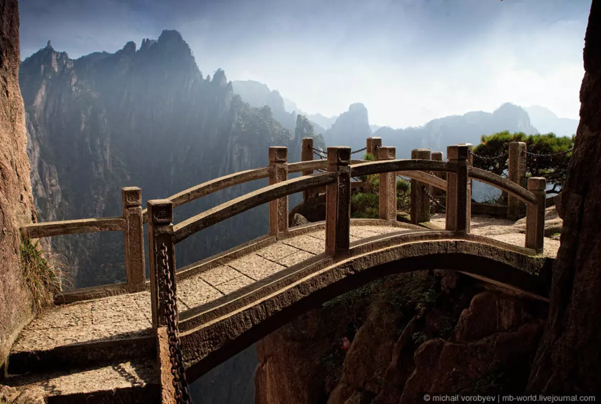 Avatar ar an Domhan: Sléibhte Huangshan i Lionsa Mikhail Vorobyeva 2197_18