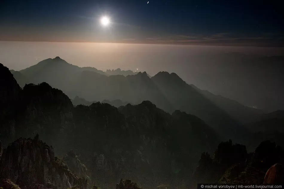 Avatar på jorden: Huangshan Mountains i Mikhail Vorobyeva Lens 2197_36