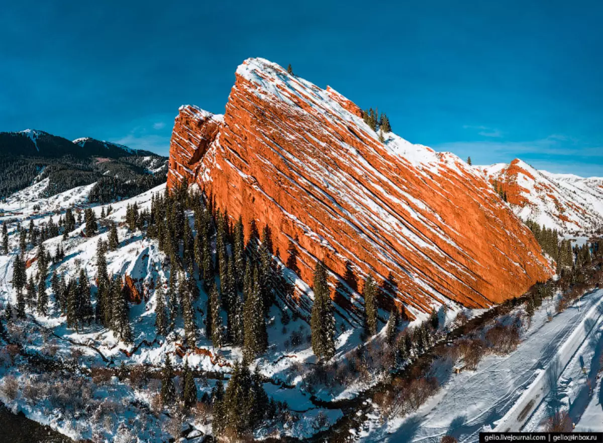 Jet-Oguz Cheile - orașe naturale legate de Kârgâzstan: Fotografii de glorie Stepanova 2211_1