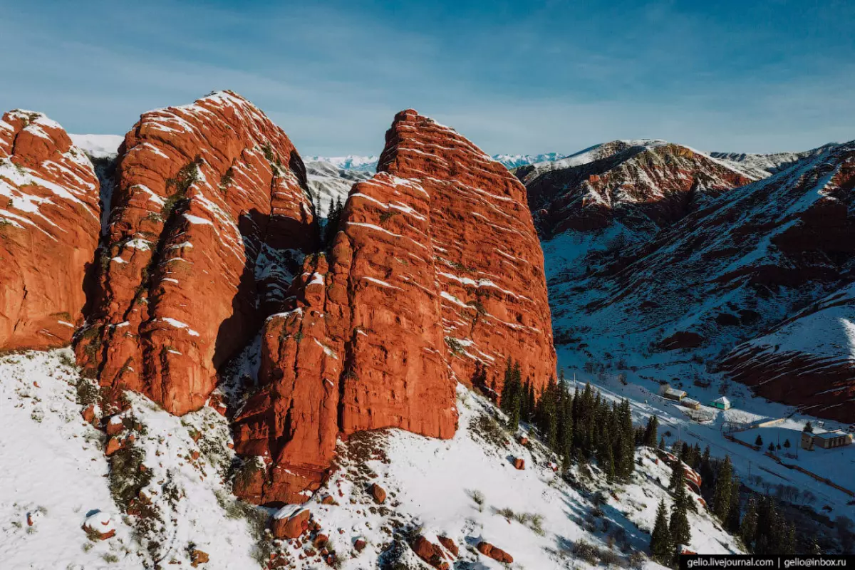 Jet-Oguz Cheile - orașe naturale legate de Kârgâzstan: Fotografii de glorie Stepanova 2211_7