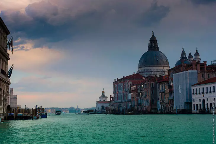 Nau'in Venice: Photovul na Evgenia Evieev daga gefen Grand Canal 2223_1