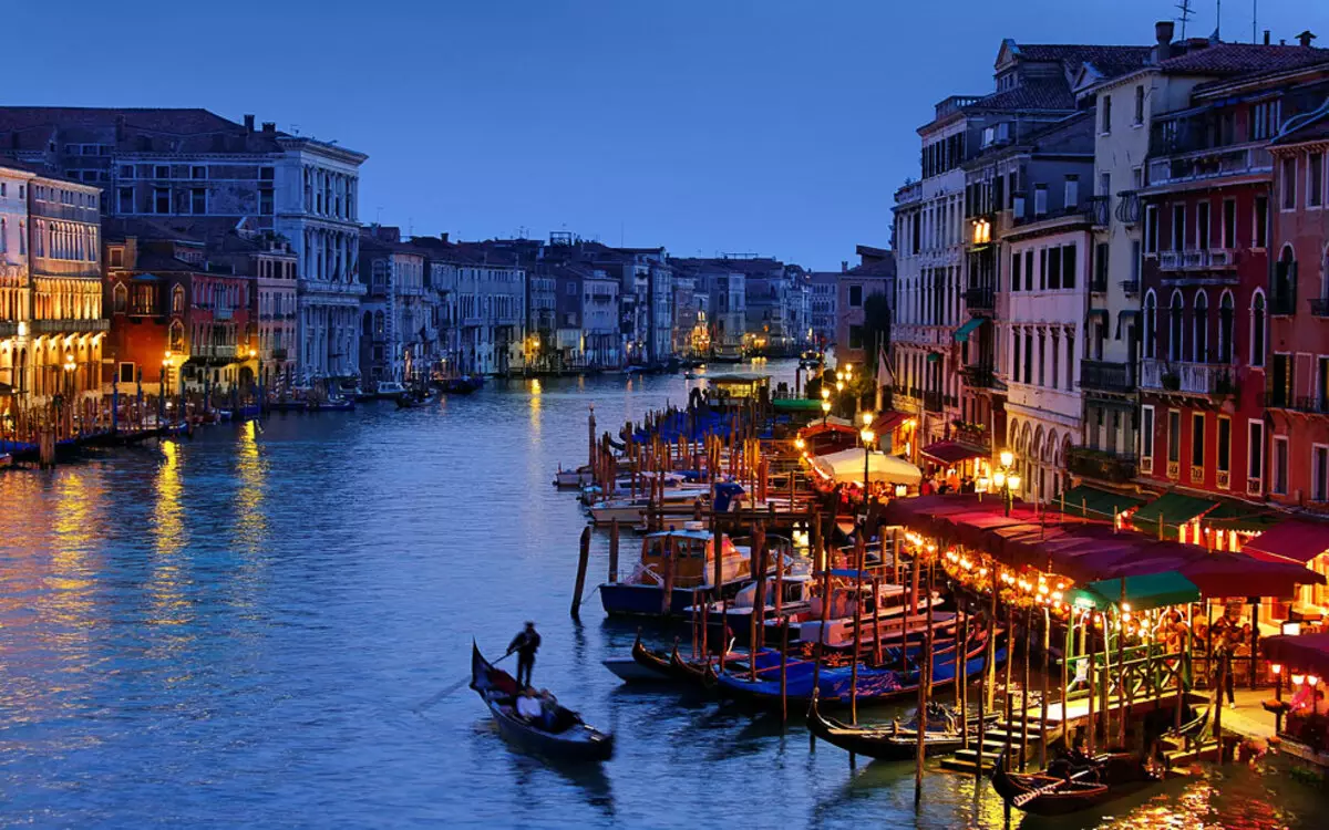 Nau'in Venice: Photovul na Evgenia Evieev daga gefen Grand Canal 2223_27