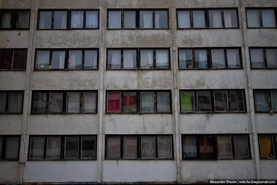 Bi riya Hostelê Hostelê ya Xwendekarê Dêrik re bimeşe? Photographer Alexander Sharov 2239_8