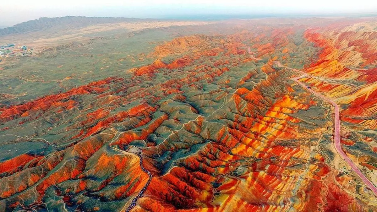 Κίνα Rainbow Hills - μια από τις πιο ασυνήθιστες πλάκες του πλανήτη 247_13