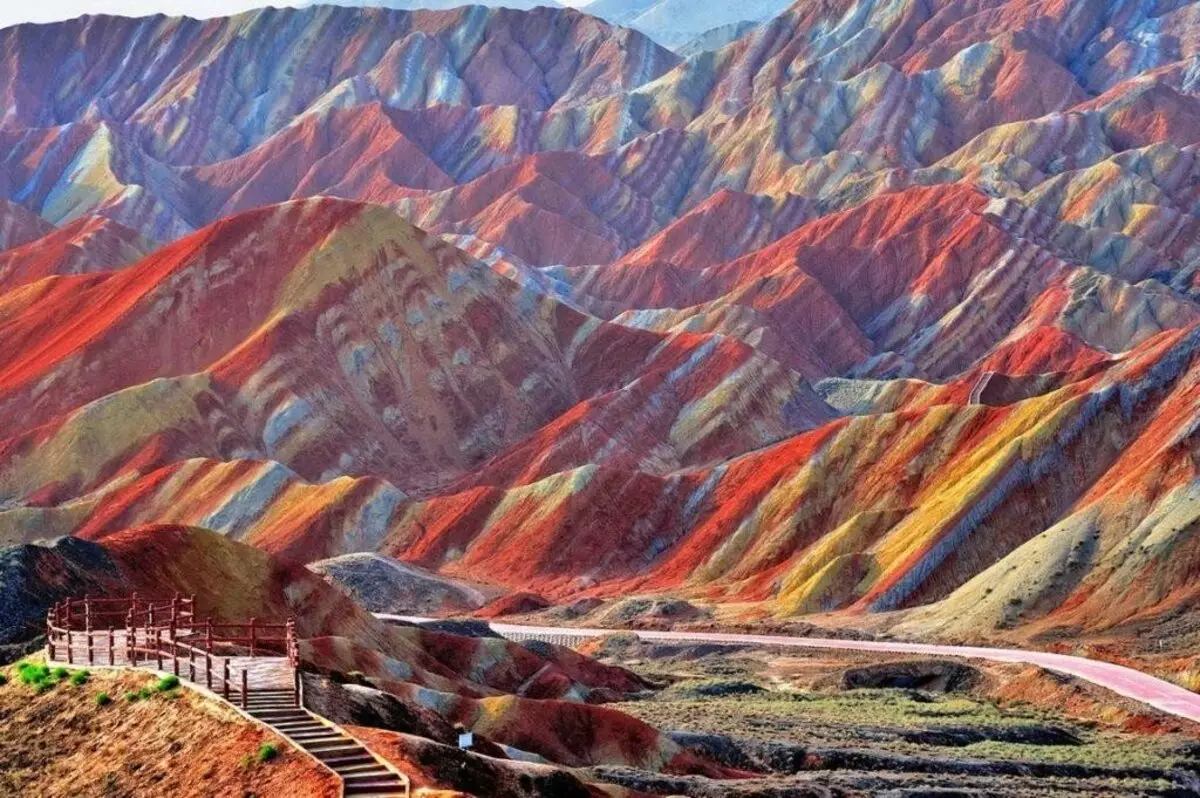 Κίνα Rainbow Hills - μια από τις πιο ασυνήθιστες πλάκες του πλανήτη 247_2