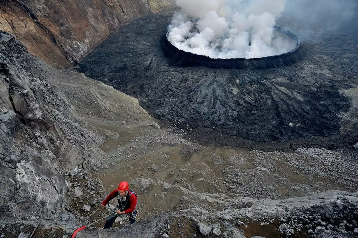 Urugendo rwifoto hagati yisi: Ikirunga cya Volcano NyRango kuva Olivier Grunewal (Olivier Grunewal (Olivier Grunewal) 2762_18