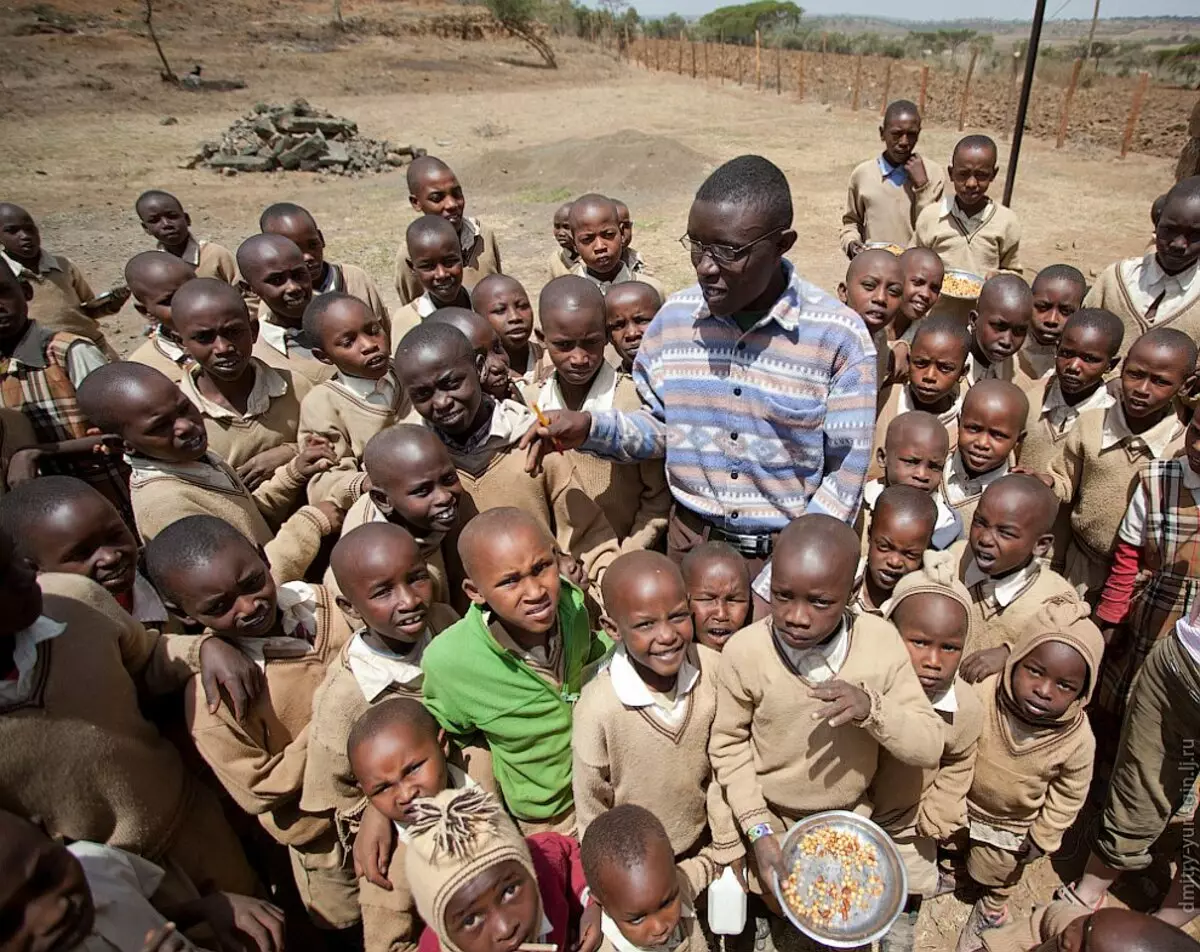 Hoe kinne jo leare op skoallen Kenia: Fotoapport Dmitry Yurlagin 2854_6