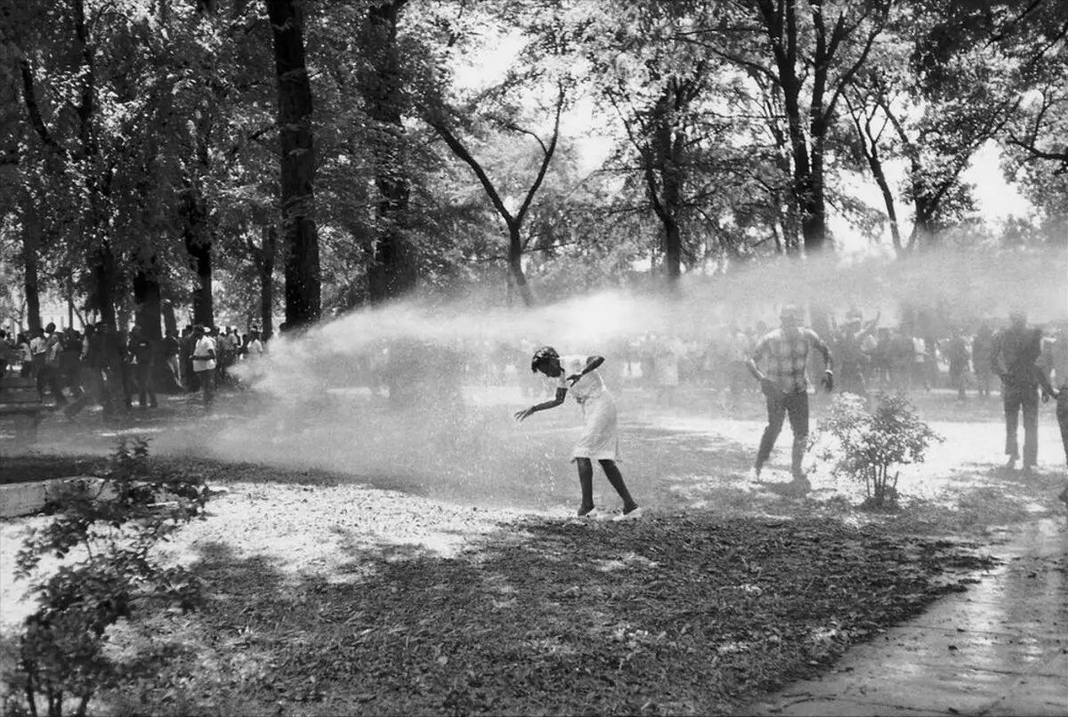 Sarin-tsary feno fangoraham-po, sary an-tsary ao Bruce Davidson (Bruce Davidson) 2883_22