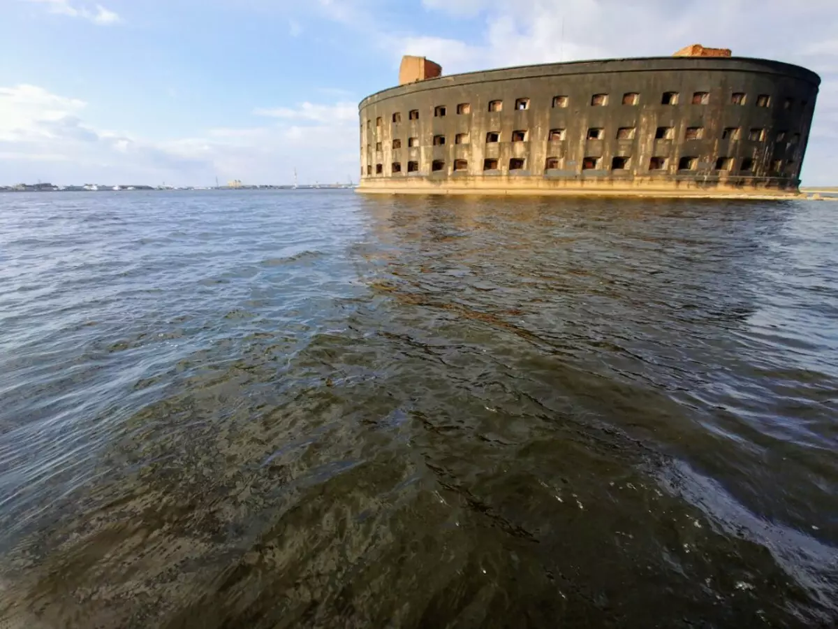 Pháo đài dịch hạch ở vùng Vịnh Phần Lan: Crue và Brutal Fort Boyard! 2941_1