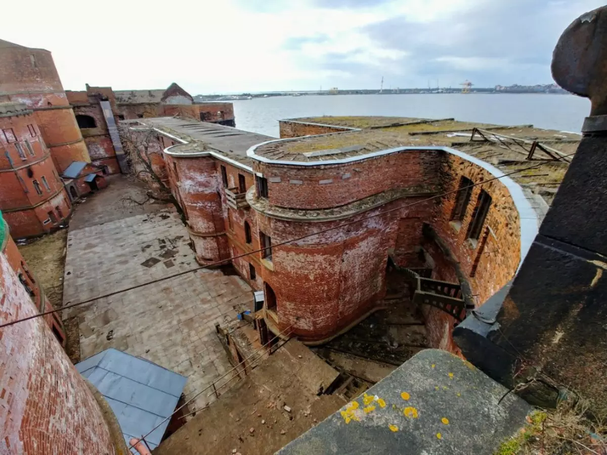 Pháo đài dịch hạch ở vùng Vịnh Phần Lan: Crue và Brutal Fort Boyard! 2941_14