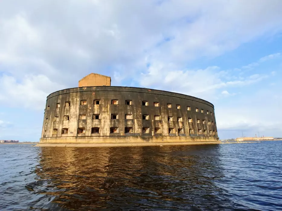 Pháo đài dịch hạch ở vùng Vịnh Phần Lan: Crue và Brutal Fort Boyard! 2941_4