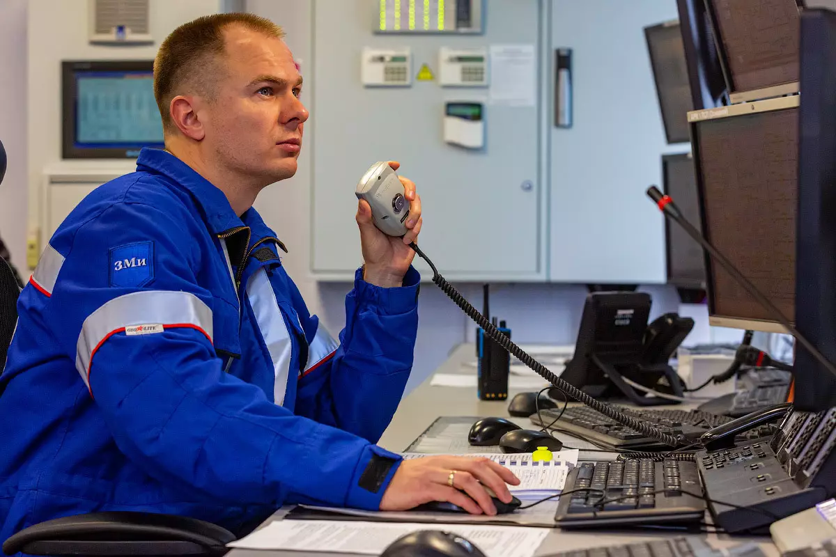 Hoe om die mees tegnologiese olie in Rusland te produseer? Fotograaf Alexander Popov 3128_7