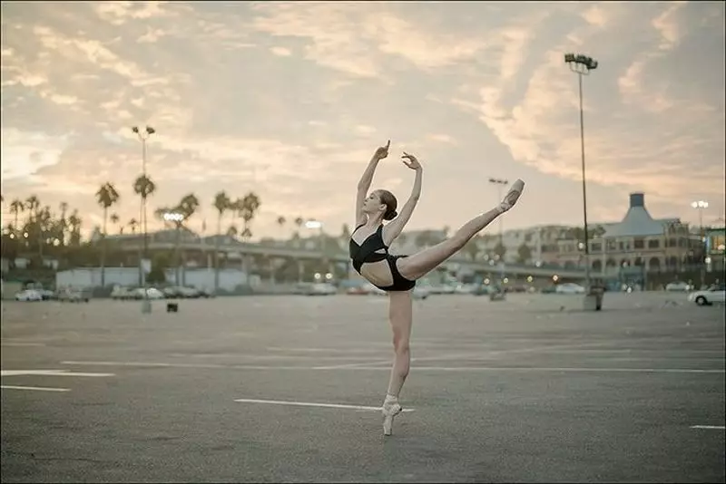 Ballerina in de straten van de stad - het beroemdste project over ballet met honderdduizenden fans