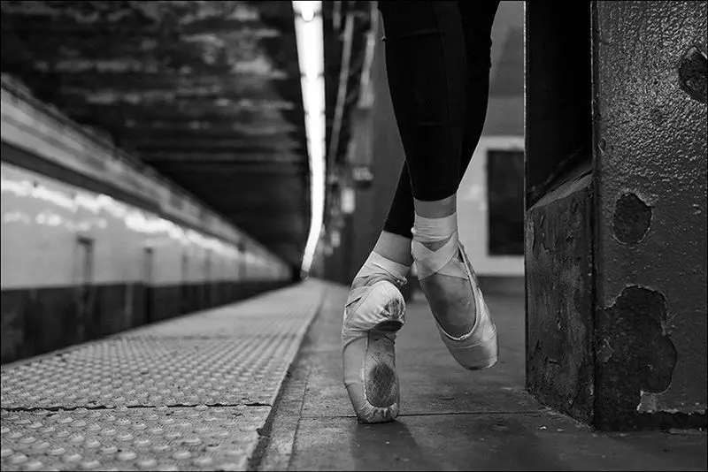 Ballerina op de Stroossen vun der Stad - de bekanntste Projet iwwer Balol mat Honnerte vun Dausende vun de Fans