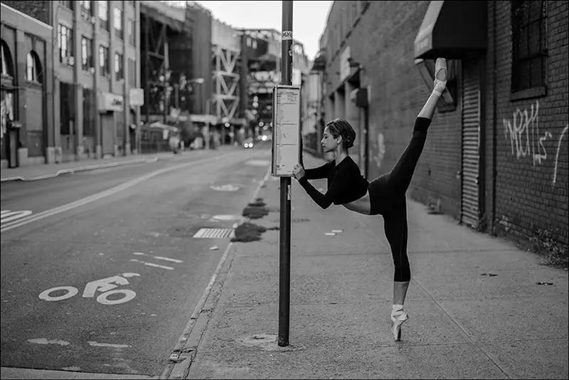 Ballerina á götum borgarinnar - frægasta verkefnið um ballett með hundruð þúsunda aðdáenda