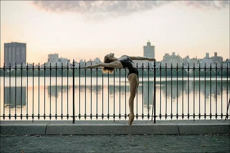 Ballerina in de straten van de stad - het beroemdste project over ballet met honderdduizenden fans