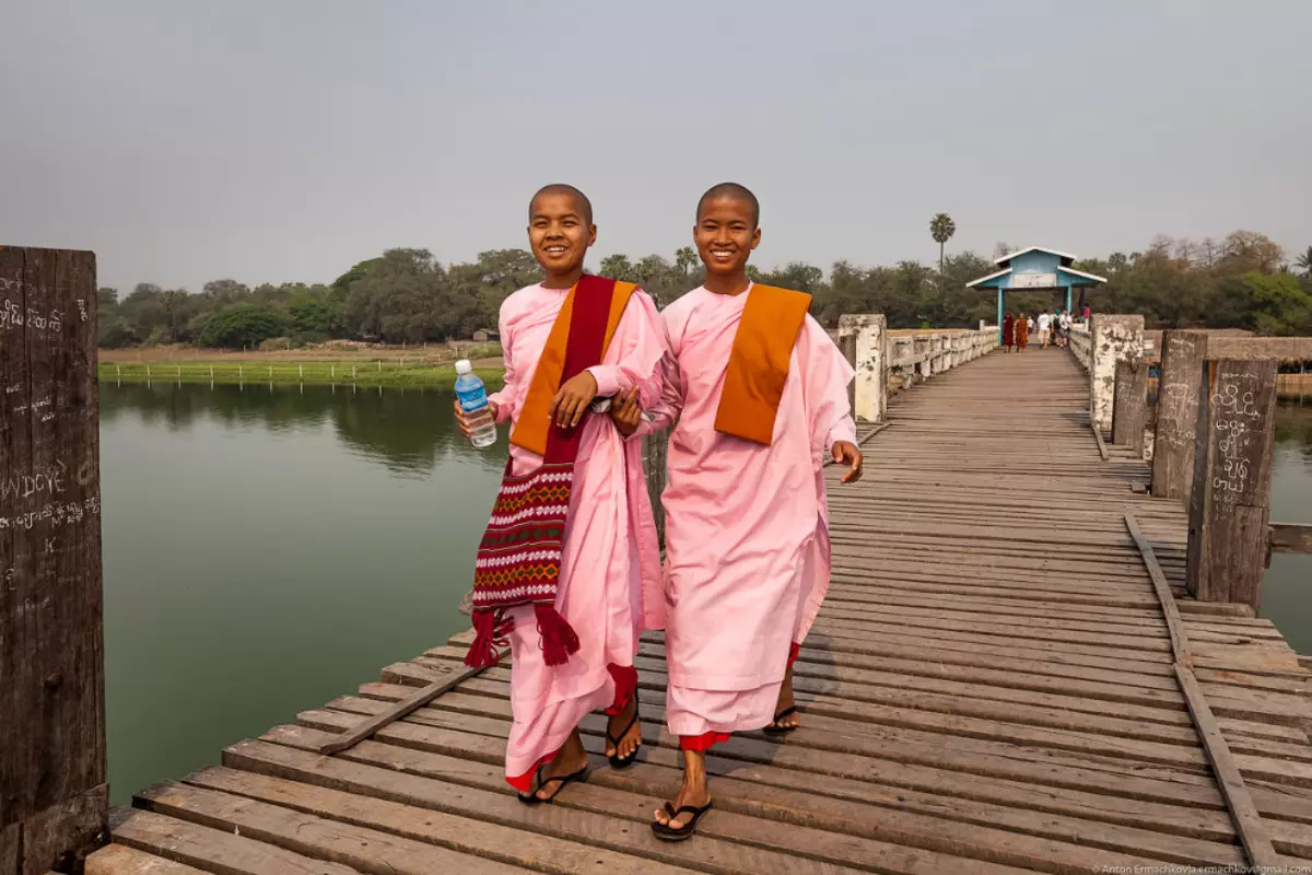 Burma: A híres híd U bein. Fotók Anton Yermachkova 3360_16