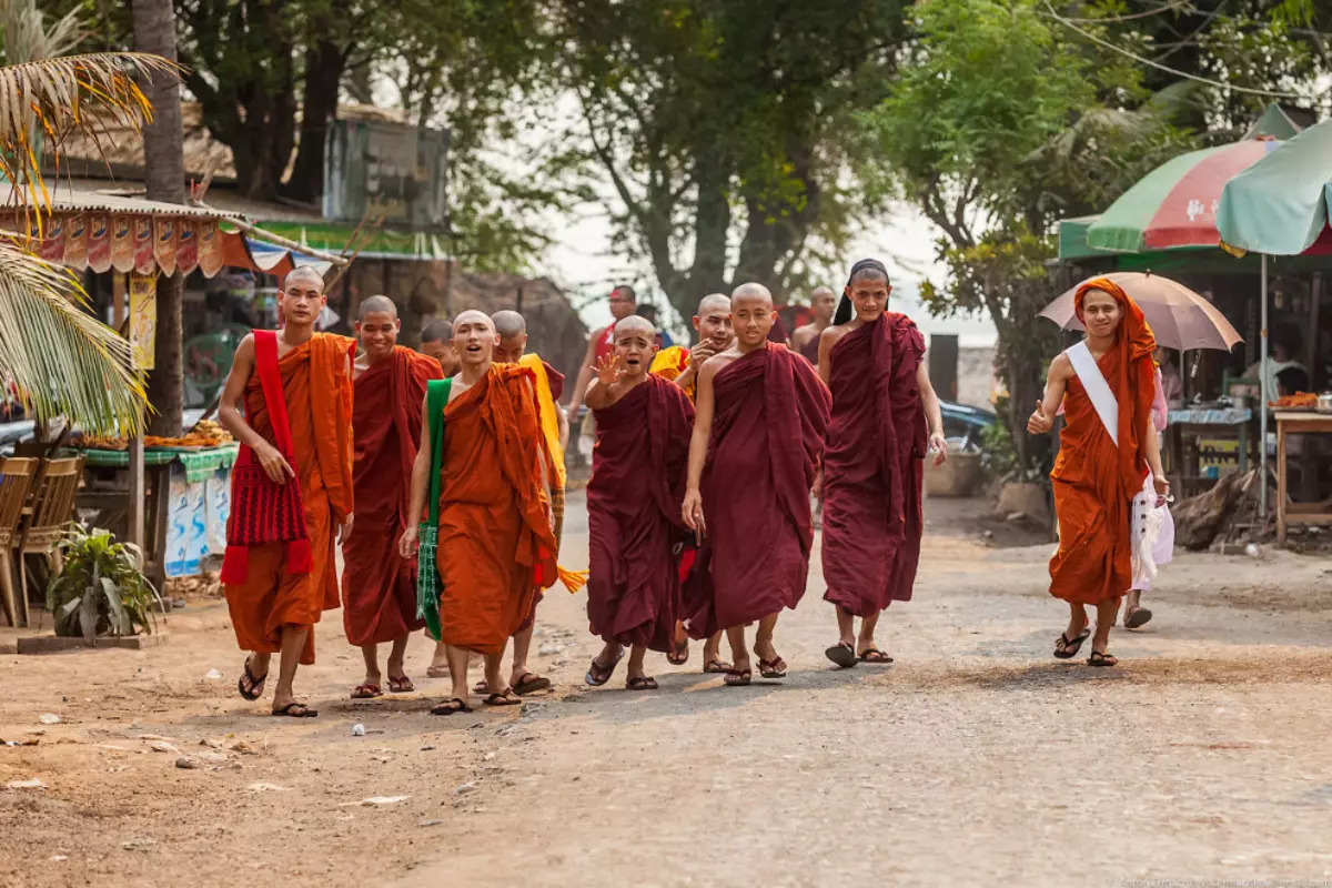 Burma: Y bont enwog U Bein. Lluniau Anton Yermachkova 3360_22