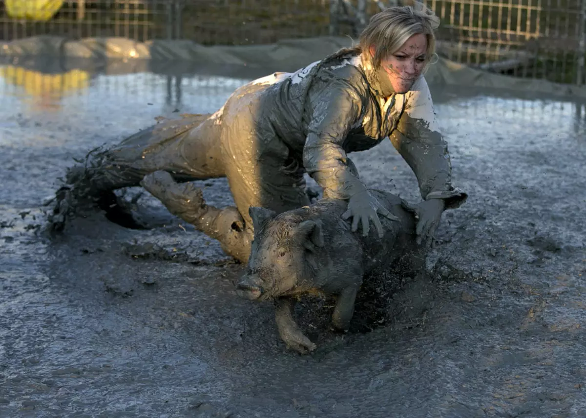 Paano ang Pig Festival sa Quebec, Canada. Photographer Christinne Muschi. 3442_9