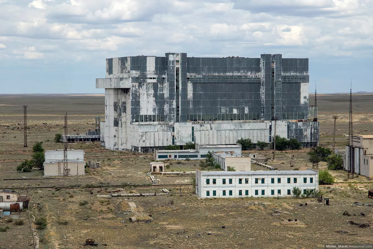 Zapomenuté Cosmos: Opuštěné Baikonur pouzdra v čočce Marat Dupriri 3638_36