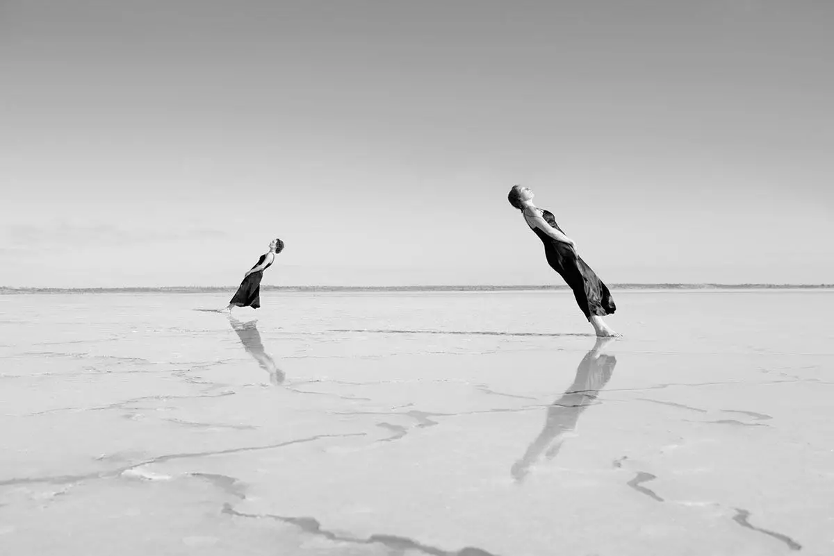 Uomo e paesaggio - composizioni misteriose su uno sfondo misterioso. Fotografo Astrid Verhoef (Astrid Verhoef) 3664_6