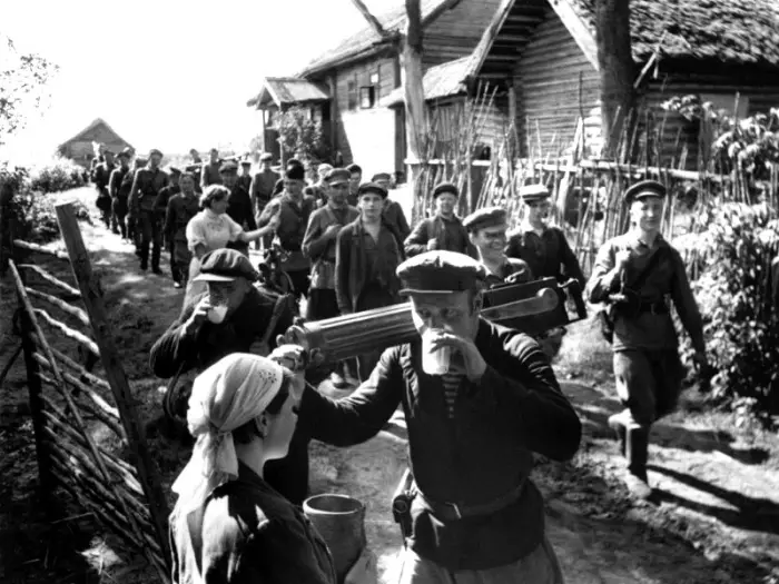 Emosionelle fotos om mennesker og begivenheder i den store patriotiske krig 4073_2