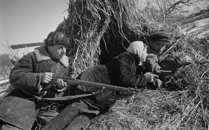 Emosionelle fotos om mennesker og begivenheder i den store patriotiske krig 4073_7