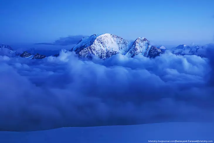 绘画和平与沉默：埃尔布鲁斯山在Biletsky Eugene照片中 4077_1