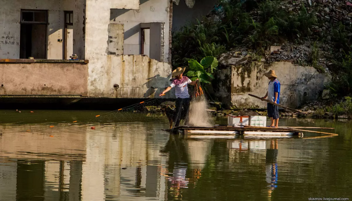 Wenn die Atmosphäre der Slums unterdrückt ... China in Fotos von Stanislav Casnova 4093_33