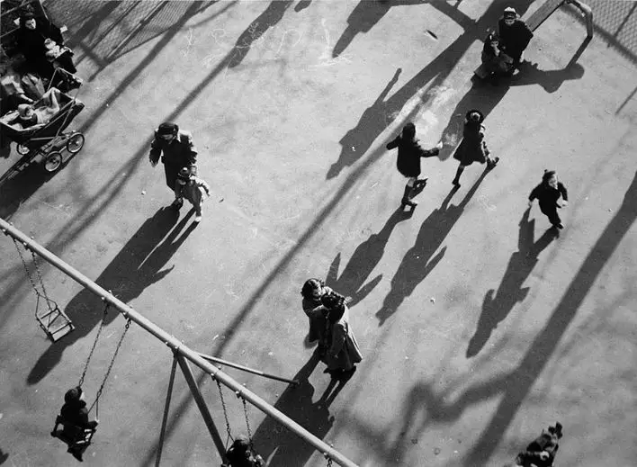 S citlivosťou a túžbou ... Andre Kertész (André Kertész), fotografie z jeho okien 4147_8