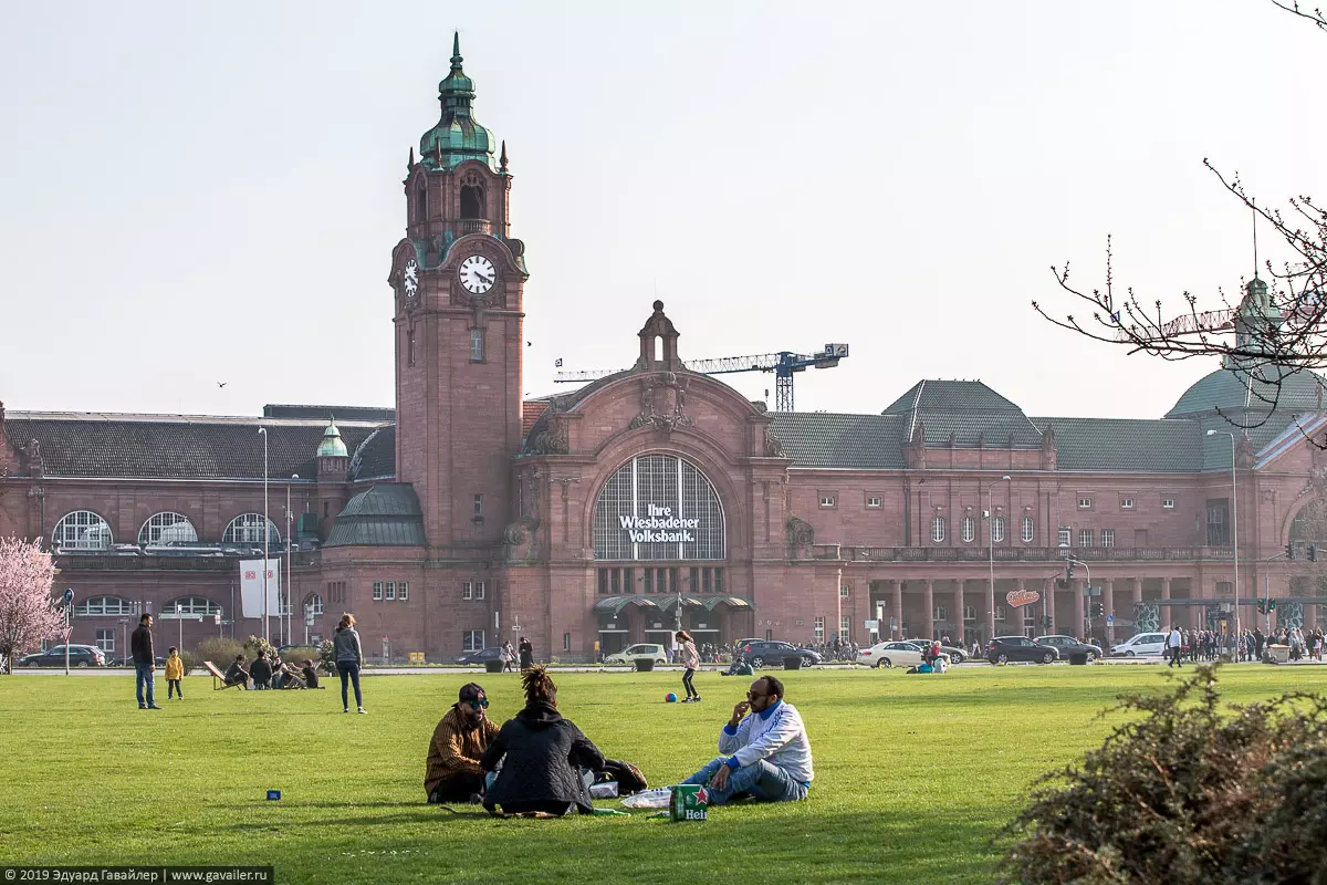 Railway Station nan Wiesbaden