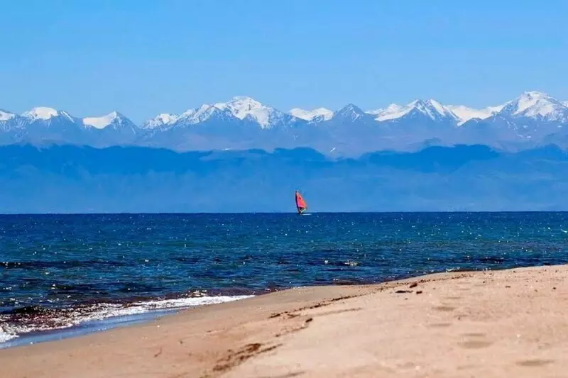 Lake isyk-kul ni awọn fọto 42_13