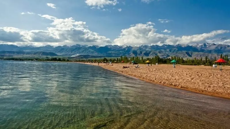 Lake isyk-kul ni awọn fọto 42_20