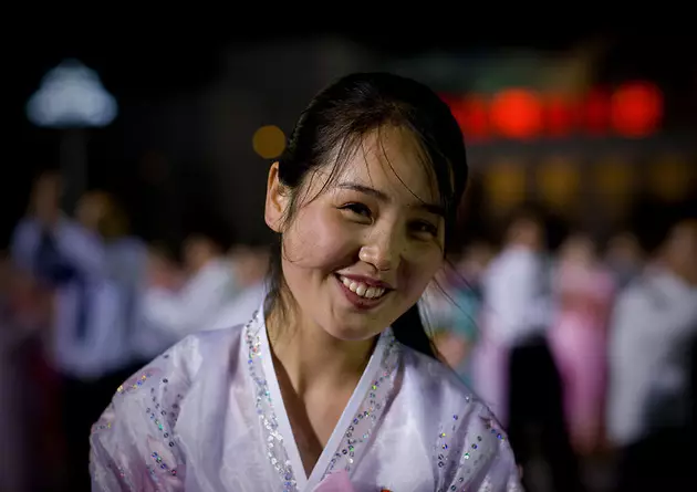 How smiles North Korea in the project Erica Lafforg 4578_2