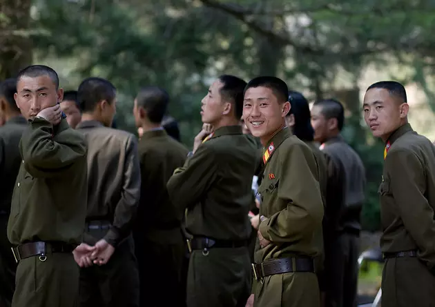 How smiles North Korea in the project Erica Lafforg 4578_3