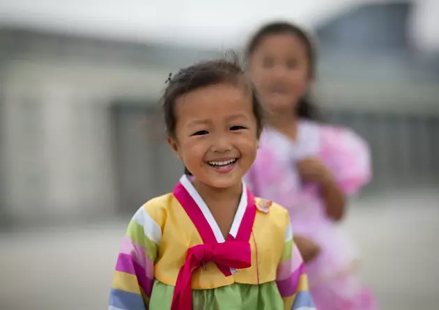 How smiles North Korea in the project Erica Lafforg 4578_9