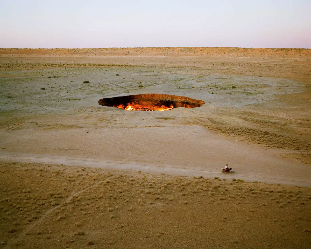 Symbiose du paysage et des coutumes des personnes: Caspian à Lens Chloe Dewe Mathews) 4779_2