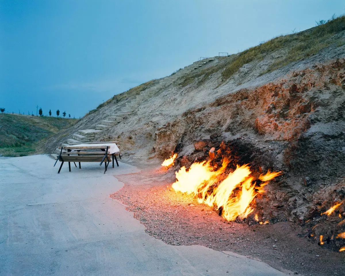 Symbiose du paysage et des coutumes des personnes: Caspian à Lens Chloe Dewe Mathews) 4779_9